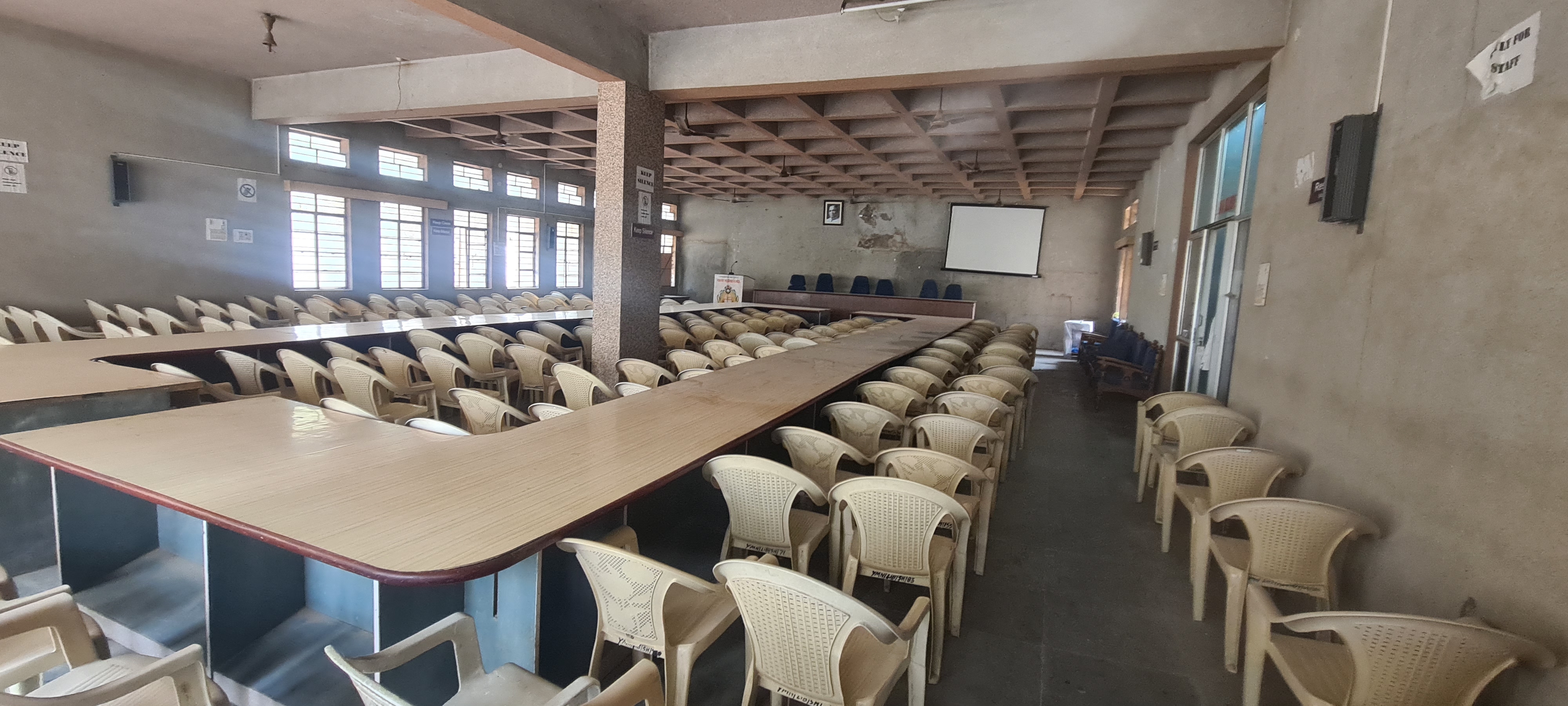 Yeshwant Mahavidhyalaya, Nanded - Home